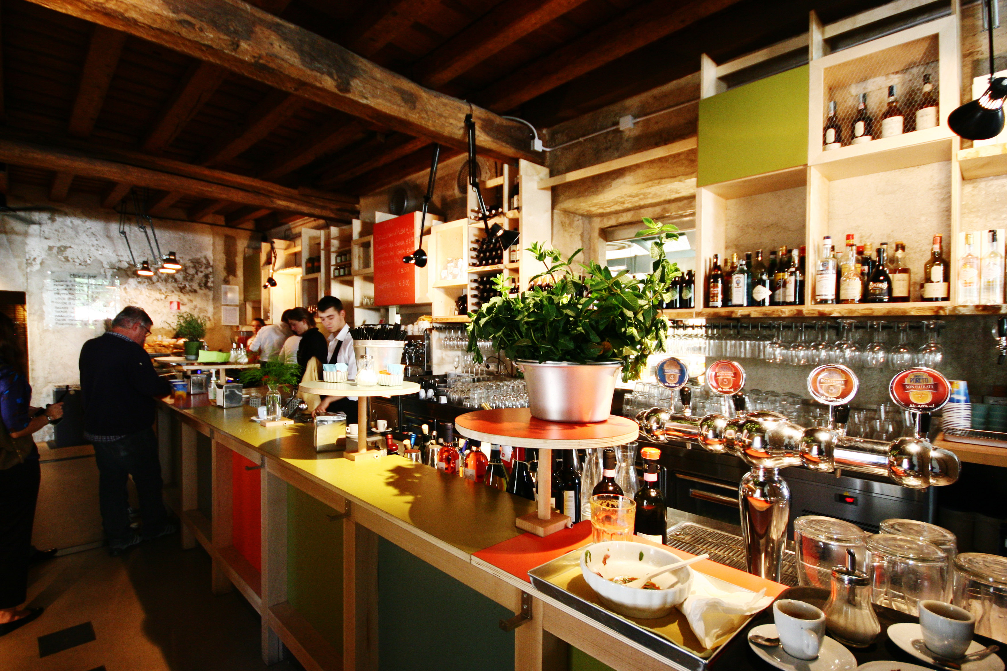 bar | Un posto a Milano